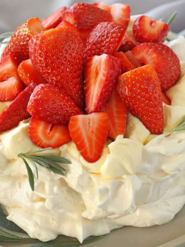 Keto Pavlova - MyKetoPlate